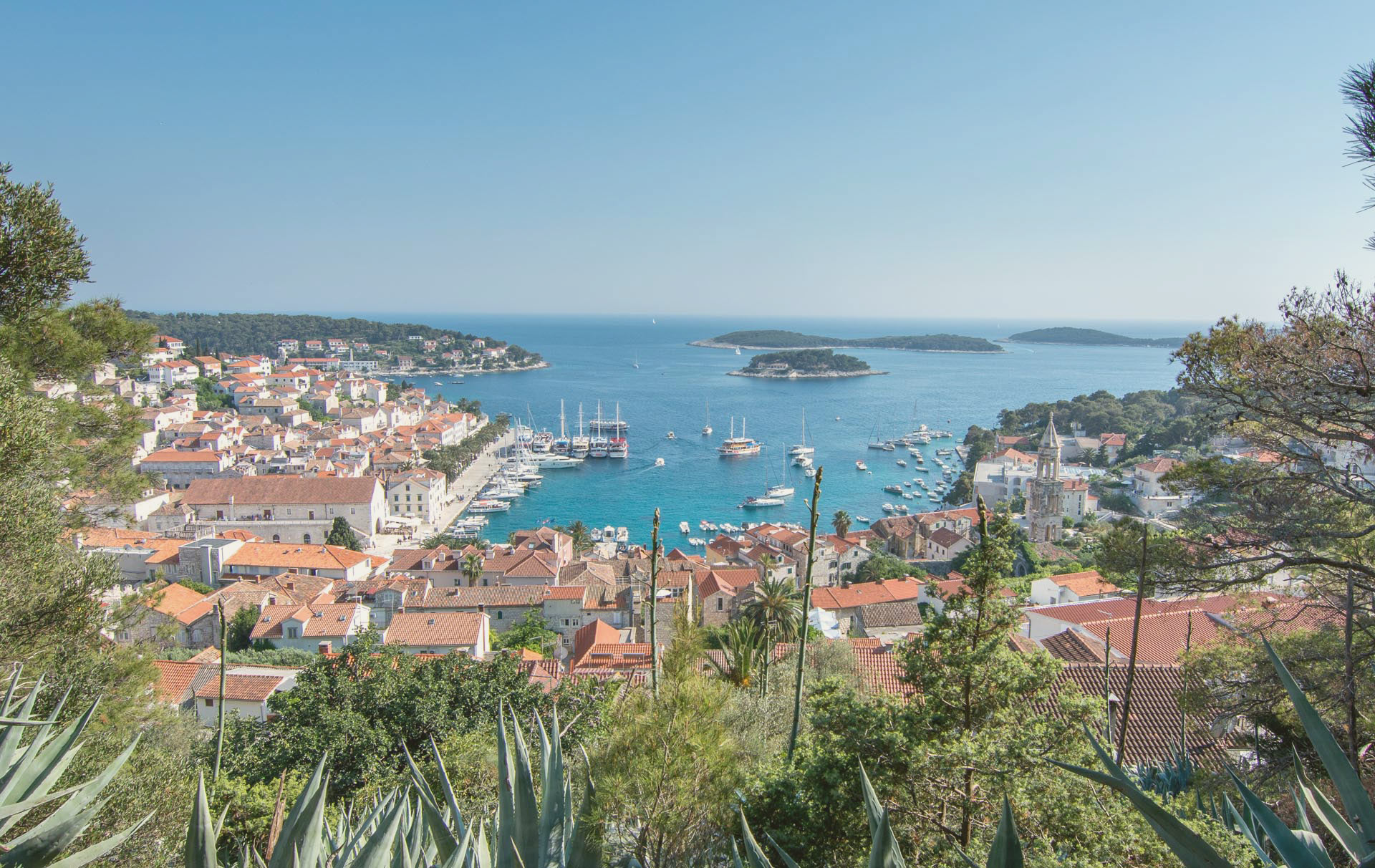 Altstadt Hvar und Pakleni Inseln - Sealine Travel